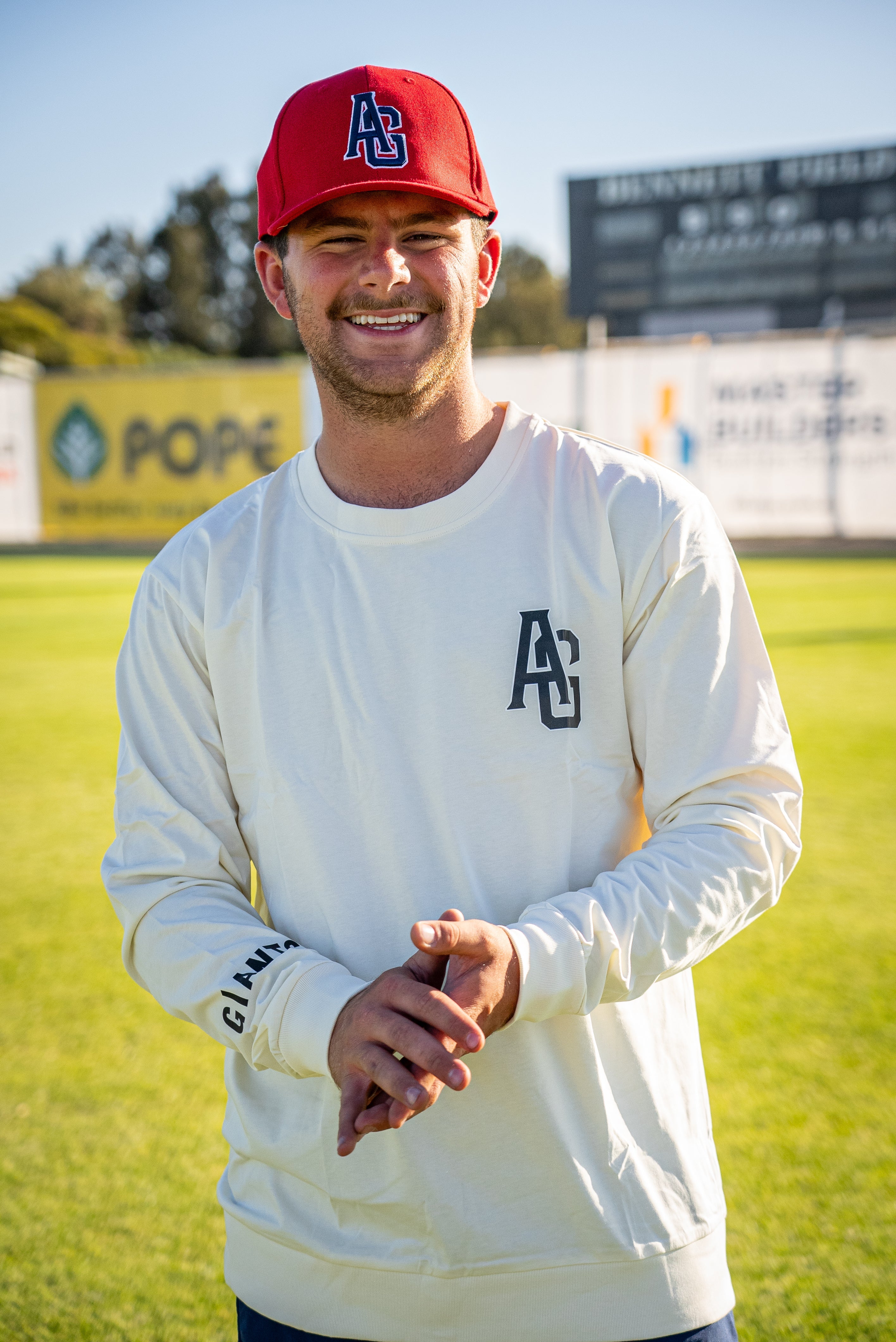 Hoodies and Longsleeves – Giants Shop